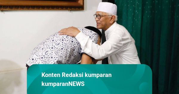 Syawalan, Ganjar Pranowo Silaturahmi ke Gus Mus | kumparan.com